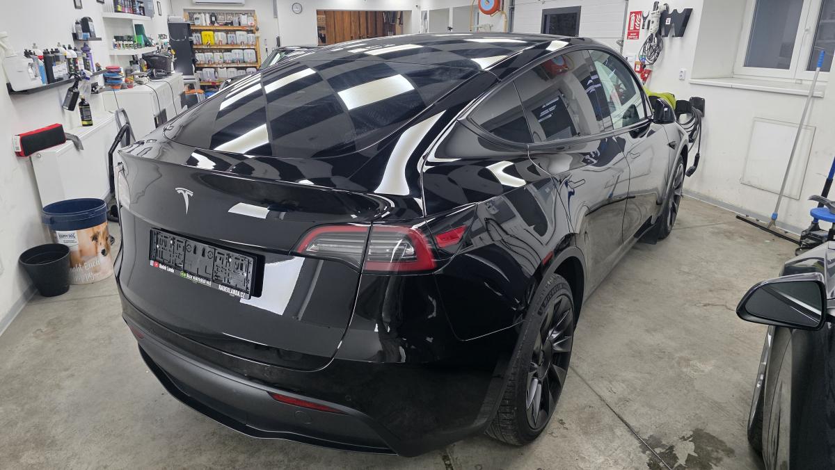 Ihned: Tesla Y Long Range 4x4 + tažné + AMD Ryzen+Enhanced pilot ...