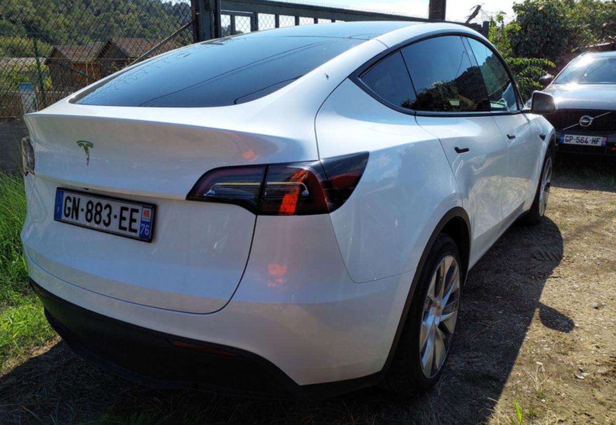 Tesla Y LFP 2023 AMD Ryzen 36 tis km, plná záruka! - Radek Landa