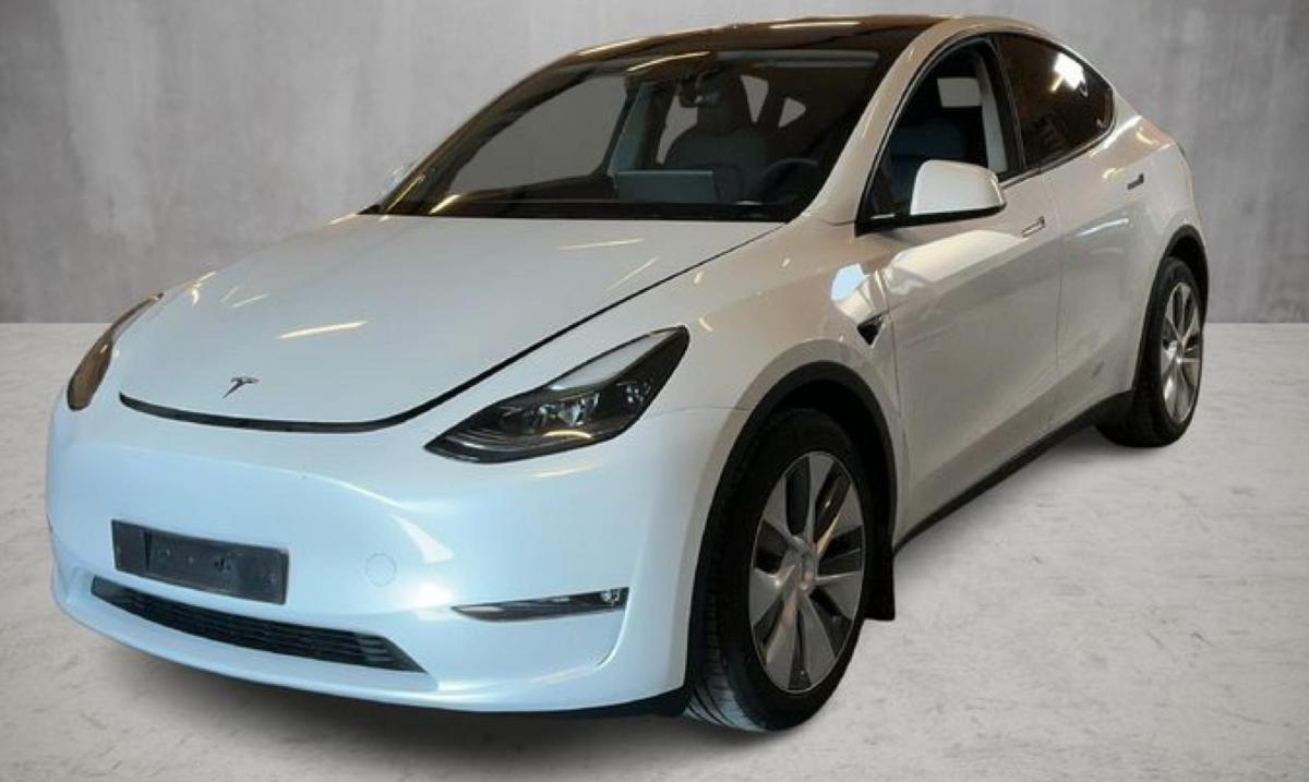 Tesla Y LongRange 4x4 Berlín AMD | KONI Tlumiče | Tažné | Celá v nové ...