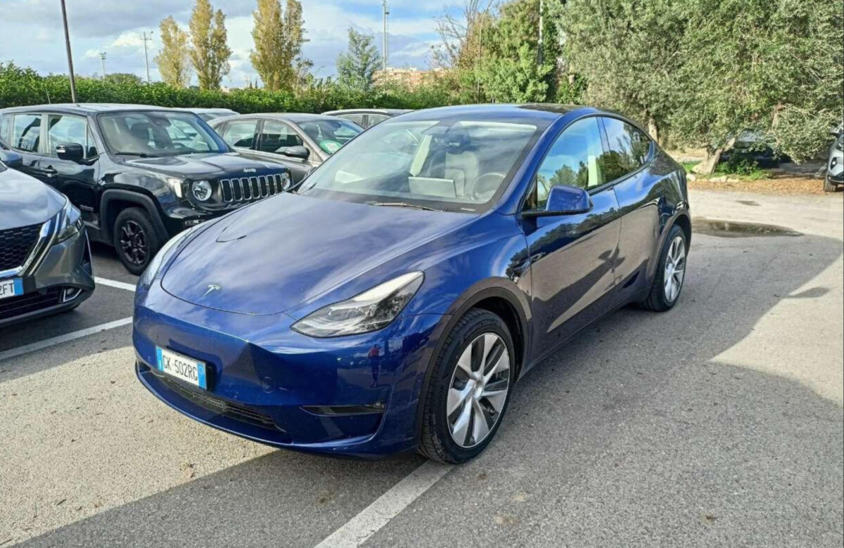 Tesla Model Y Long Range 4x4 (2022) | Tažné 1600 kg | Záruka | DPH